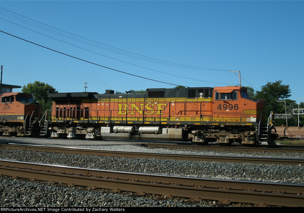BNSF 4996